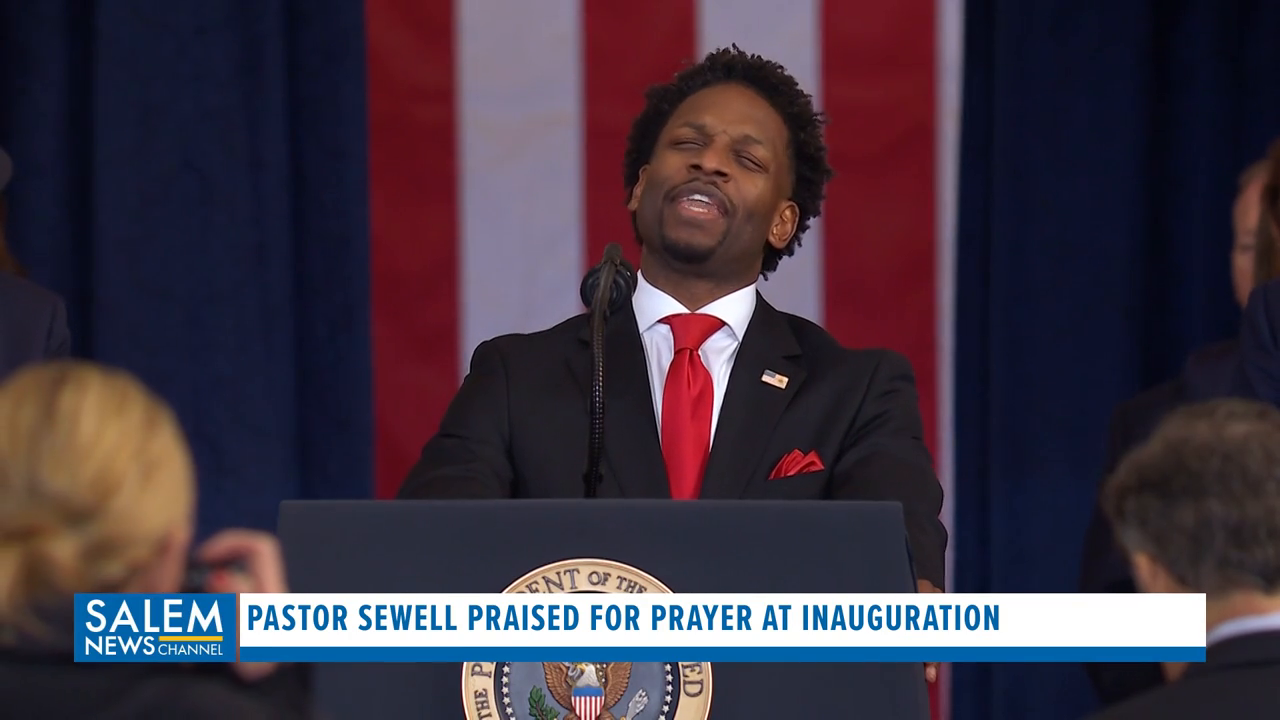 Pastor Sewell Praised For Prayer At Inauguration For ‘Free At Last ...